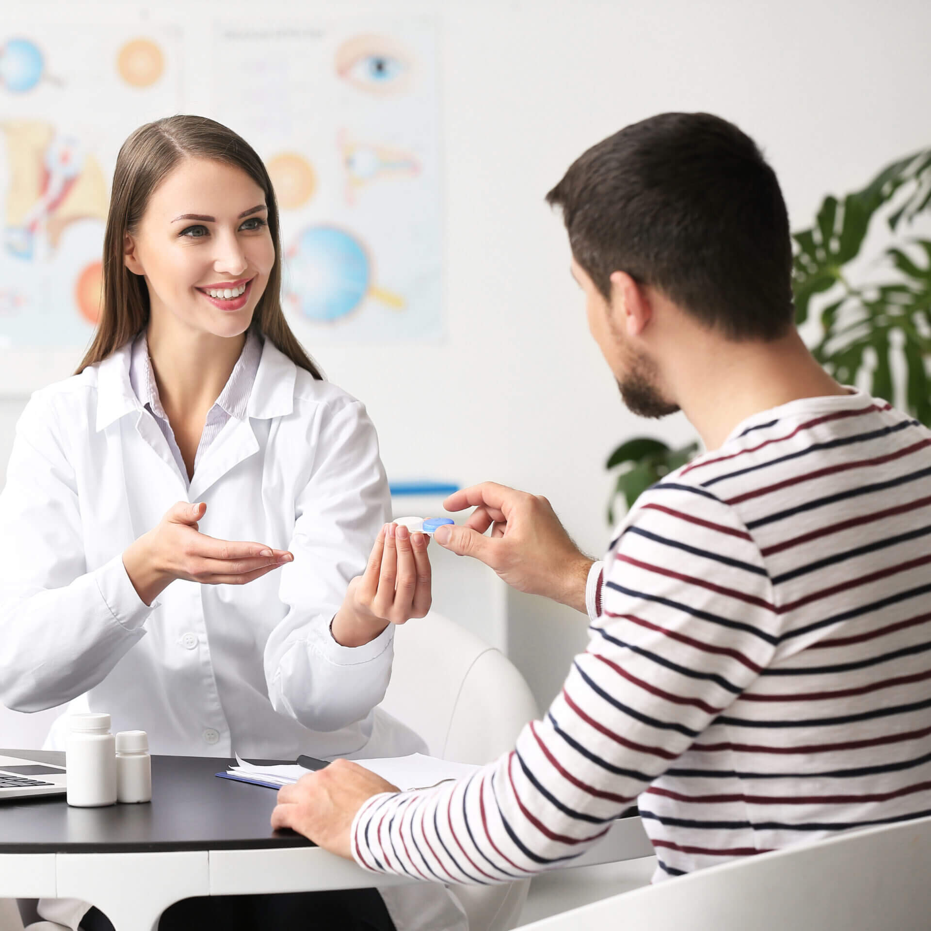 Why Are My Contacts Blurry? 6 Possible Reasons